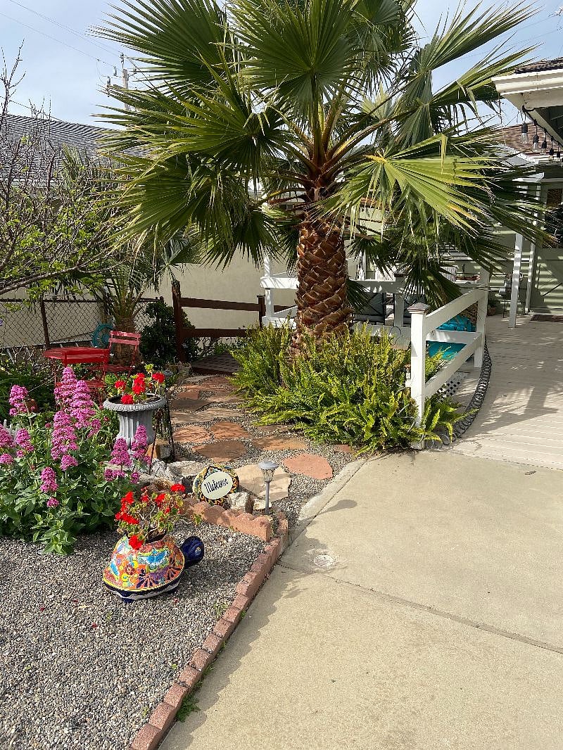 MERMAID MANOR - ROMANTIC OCEAN and MORRO ROCK VIEWS