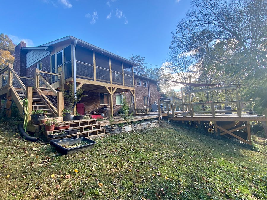 Freshly Remodeled Apartment in Beautiful Woodside Hills