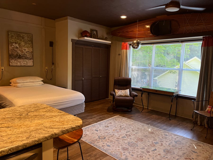 The Pout House 1 room studio with full bath outdoor fire pit, private ...