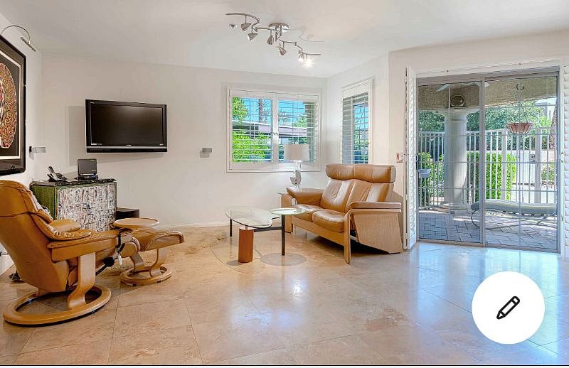 Entire Private 1 Bedroom Condo 729 Sq Feet - with Parking Washer/Dryer
