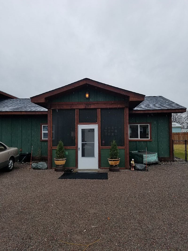 2 bedroom 1 1/4 bathroom