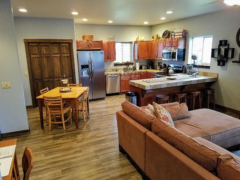 2 bedroom 1 1/4 bathroom