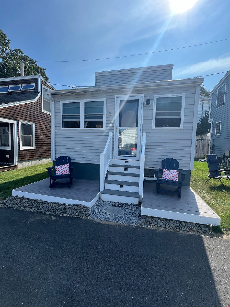 Cozy Detached Condo near North Beach