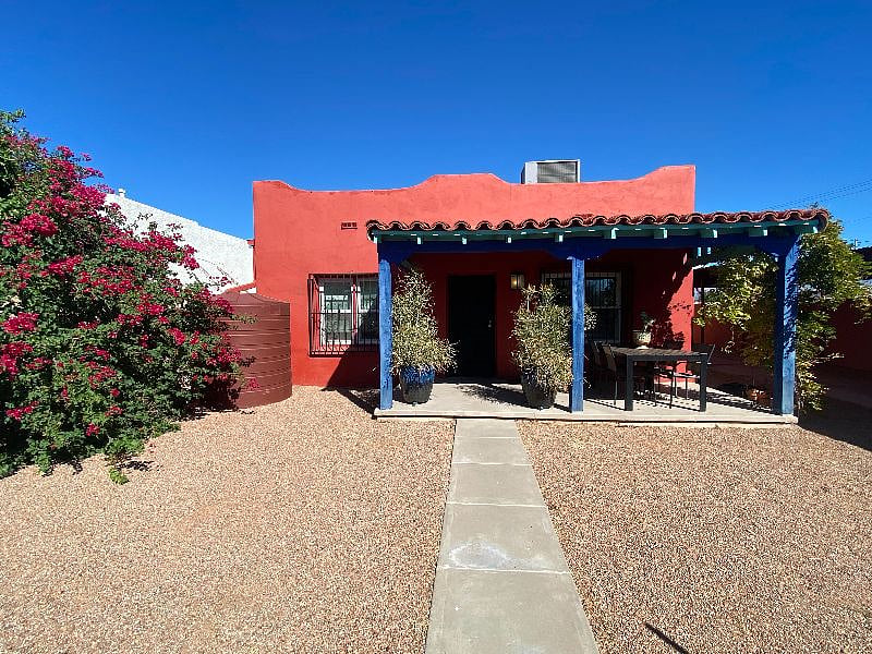 Beautiful Southwest Home, Utilities Included (Except Electric)