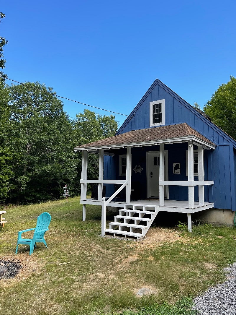 Cozy and cute cabin close to all amenities