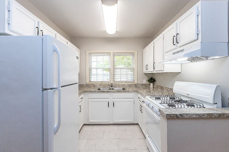 Newly Furnished and Renovated 1 Bedroom in Chevy Chase Lexington KY