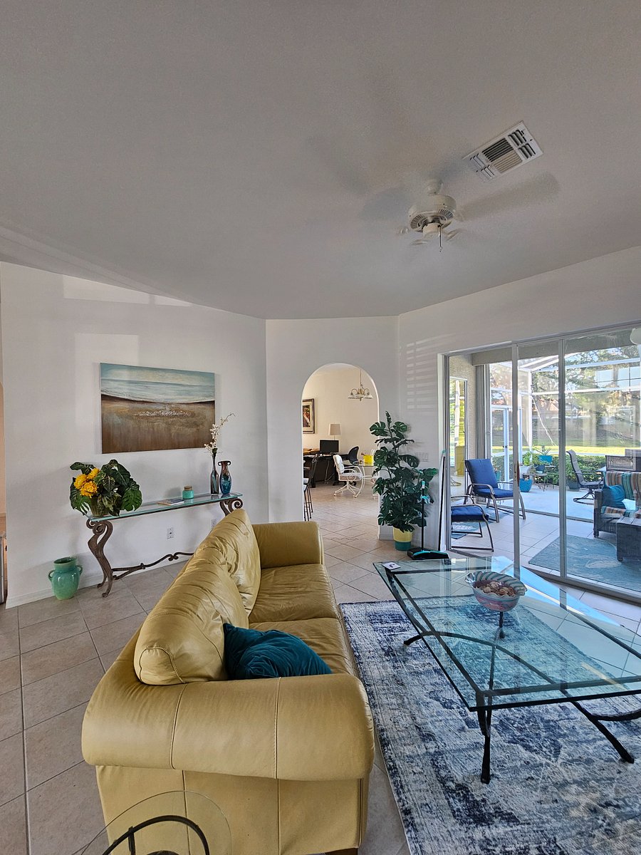 Spacious 2 Bedroom with seperate dedicated office room