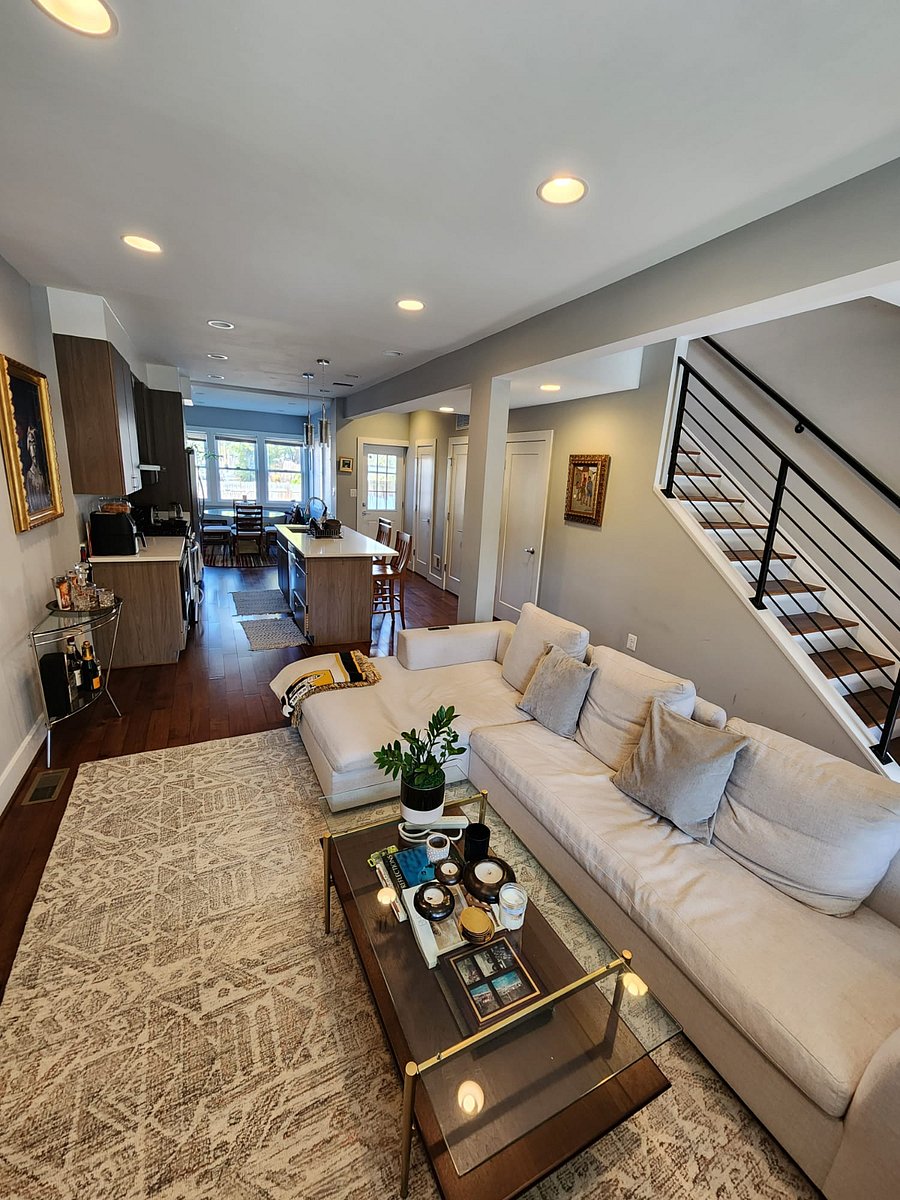 Young Professional Modern Housing in Capital Hill
