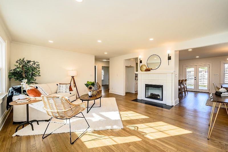 Renovated Ranch walkable to Hospital, the Y, and Downtown