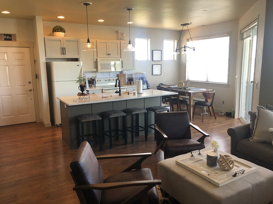 Waterfront, quiet, safe, remodeled condo - Just for you