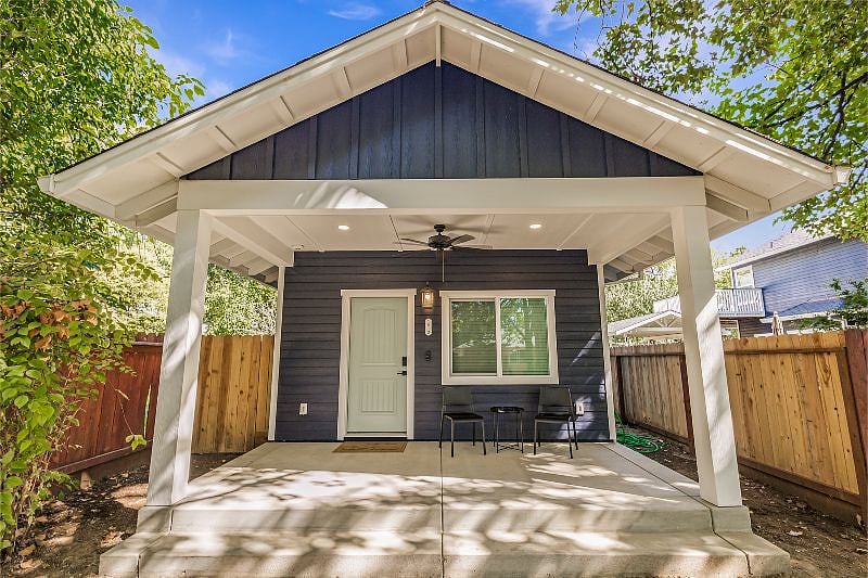 New 1 Bdrm/1 Bath Home - 4 Blocks from Enloe Hospital