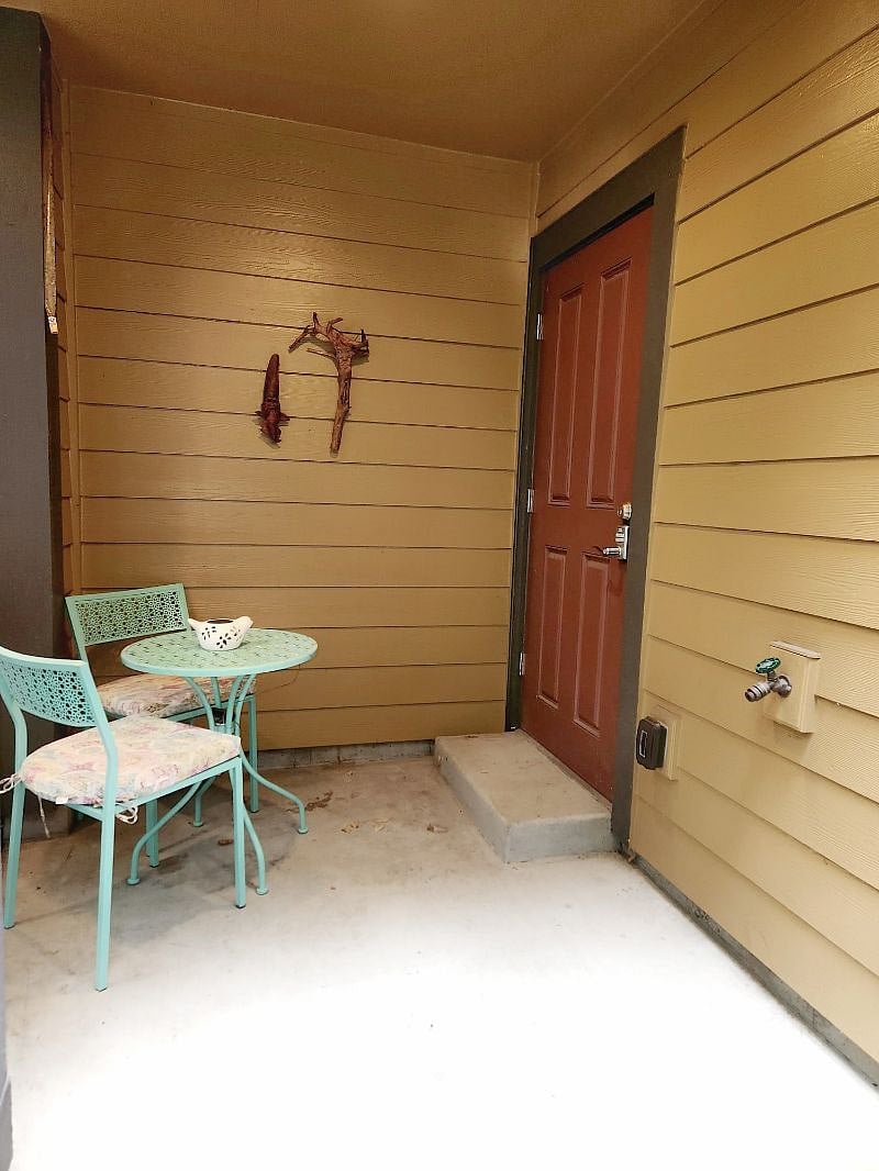 Large and separate downstairs studio unit