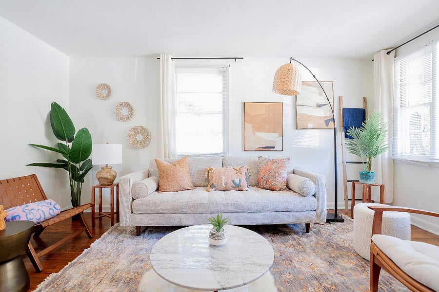 2BR Bright & Breeze Home Near Hospitals and Downtown w/ Courtyard