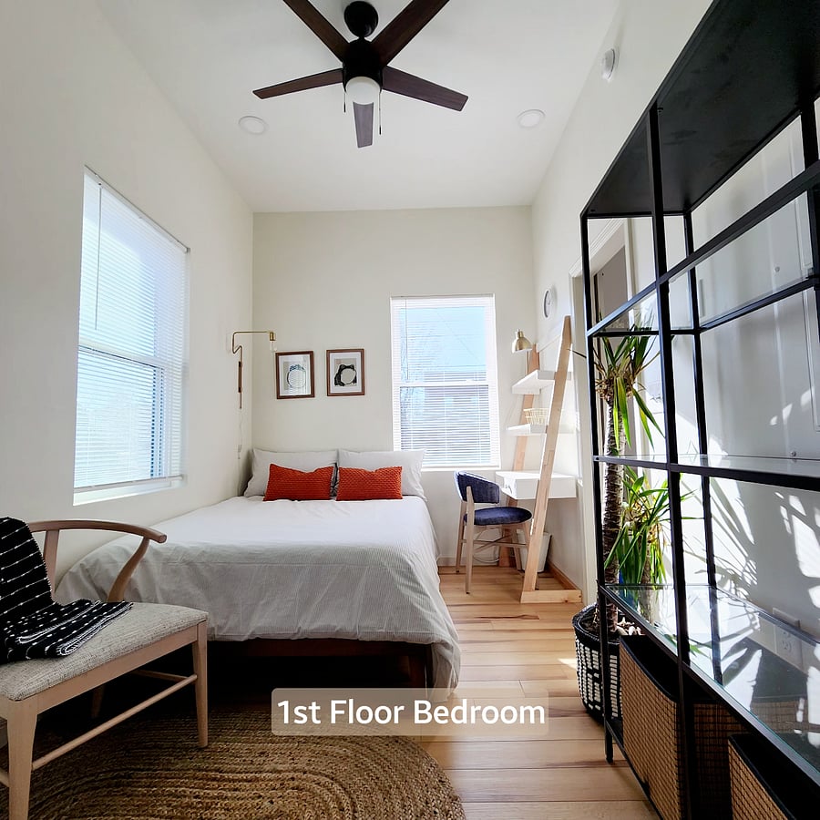 New Build Airy Clean Room w Private Bath Full Bed