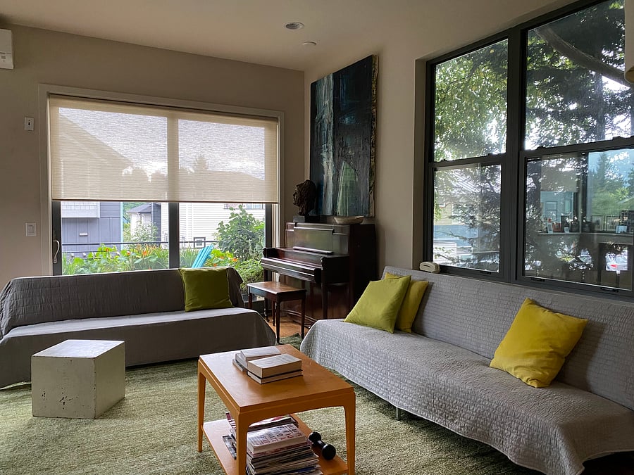 Sunny, walkable Seattle home for 1-2 persons.