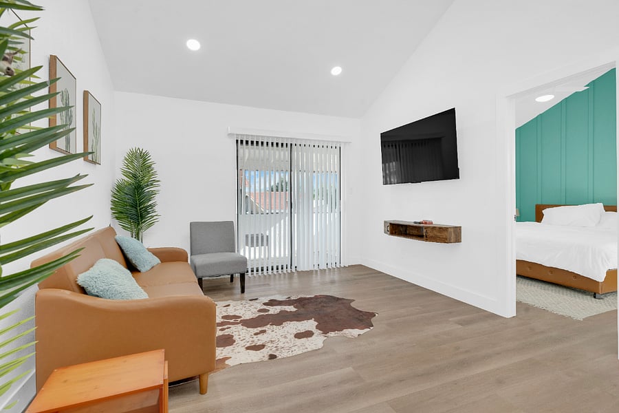 Newly Renovated Condo walking distance to Downtown Gilbert