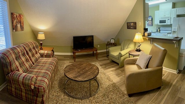 Lucas Condo 301