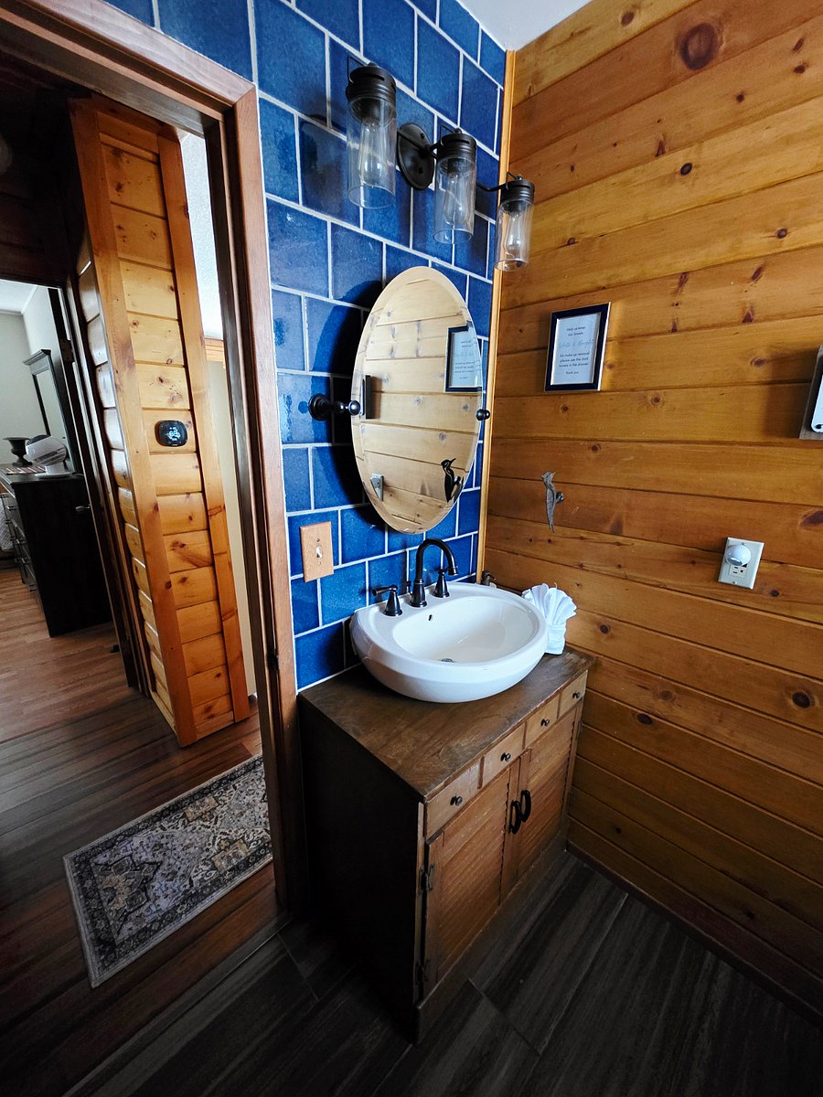 Bear Escapes II Affordable Luxury Cabin Big Bear