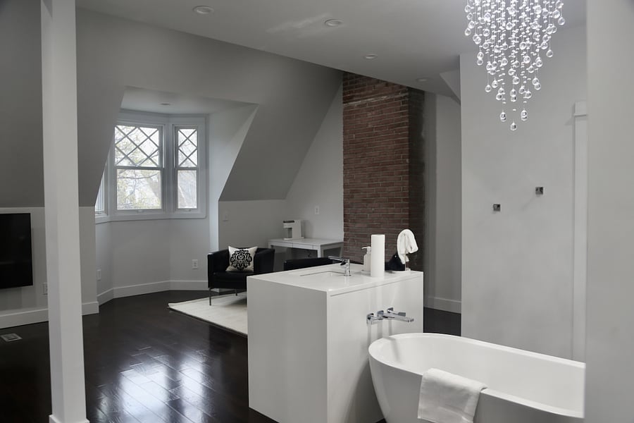 Luxury Home in CWE with massive Primary Suite near BJC/Siteman