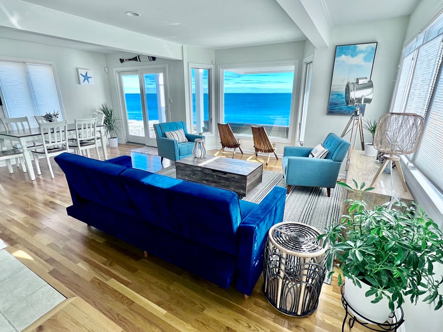 Gorgeous Soundscape Oceanfront House