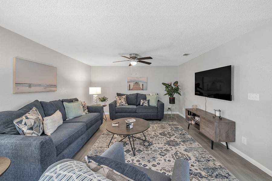 Serinty Retreat - Your Home Away From Home Cozy 3 Bedroom House in the ...