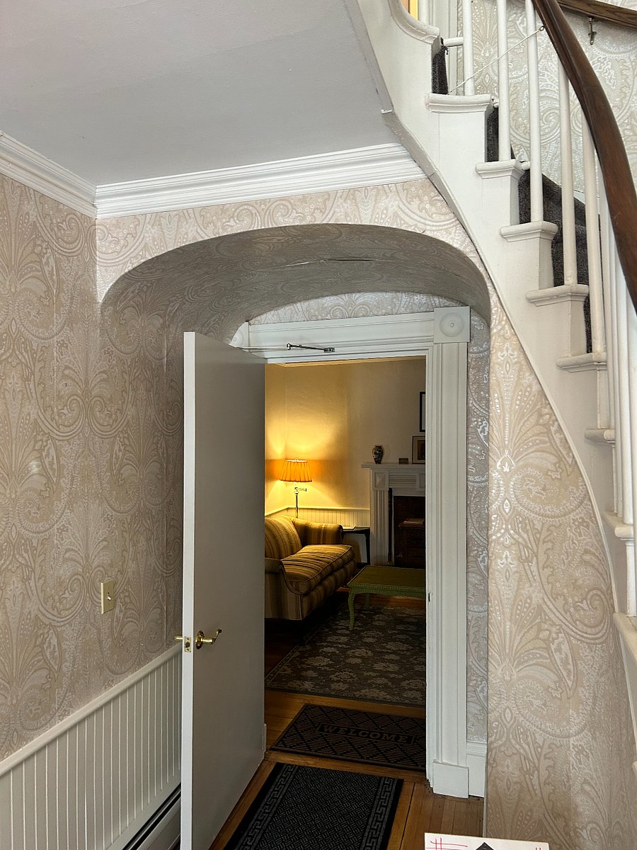 Redfield House - Serene Room Retreat in Historic Montpelier - All ...
