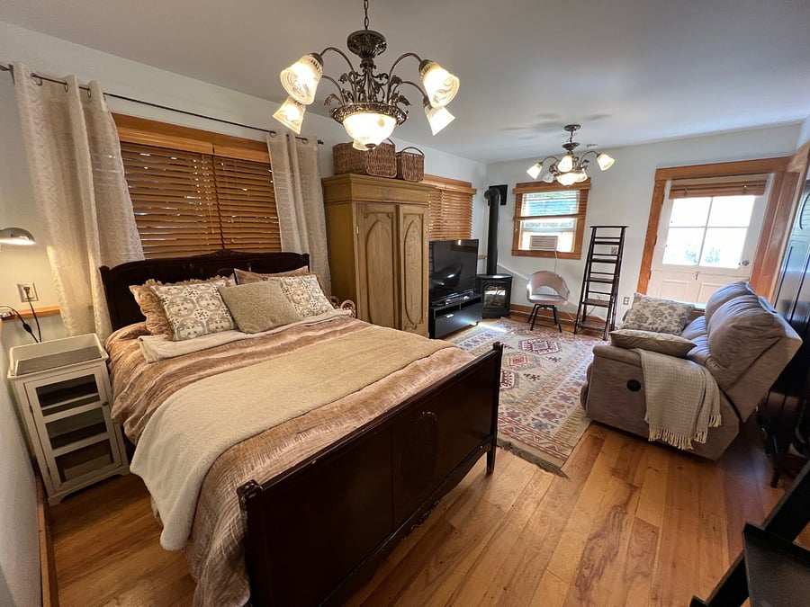 Charming Berkeley Enclave Fully Furnished Studio Cottage with Cozy ...