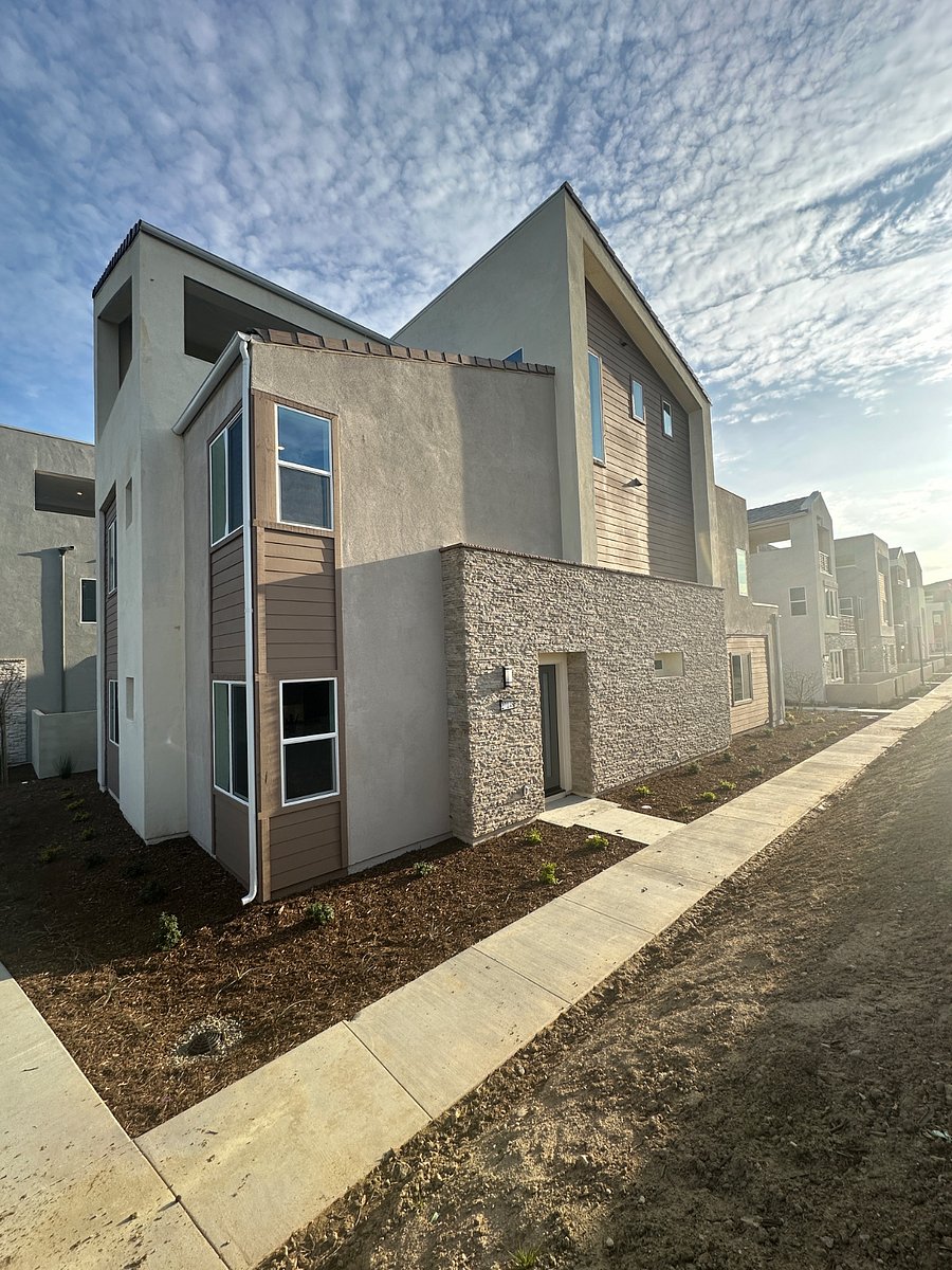 1 -5 Bedrooms in New Home Peak Community of Stevenson Ranch (Valencia)