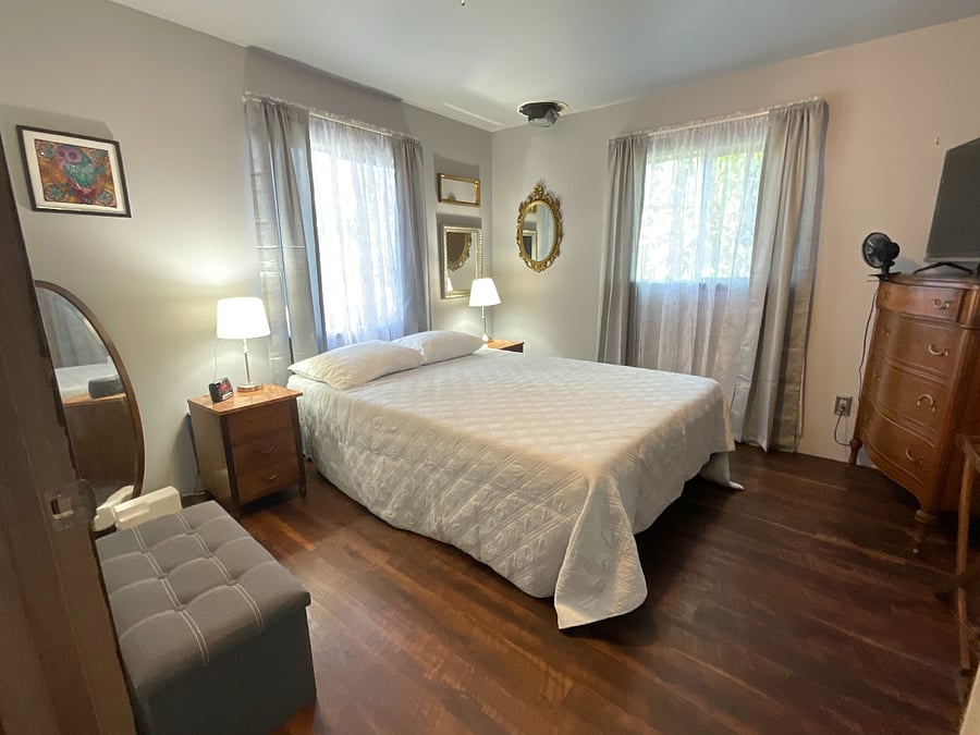 Private Room with Attached Multi-Purpose Room