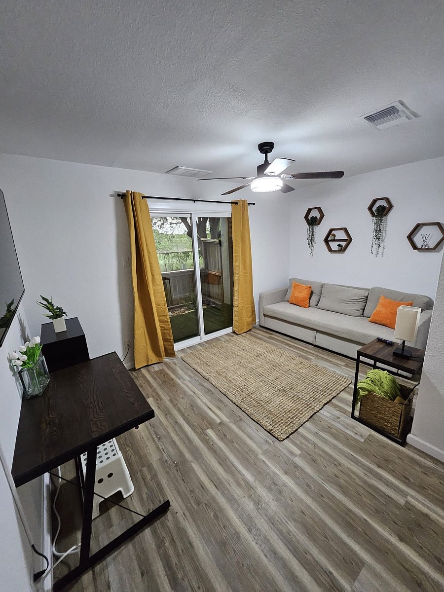 Charming Fully Furnished Retreat Relax in Style with Modern Amenities ...
