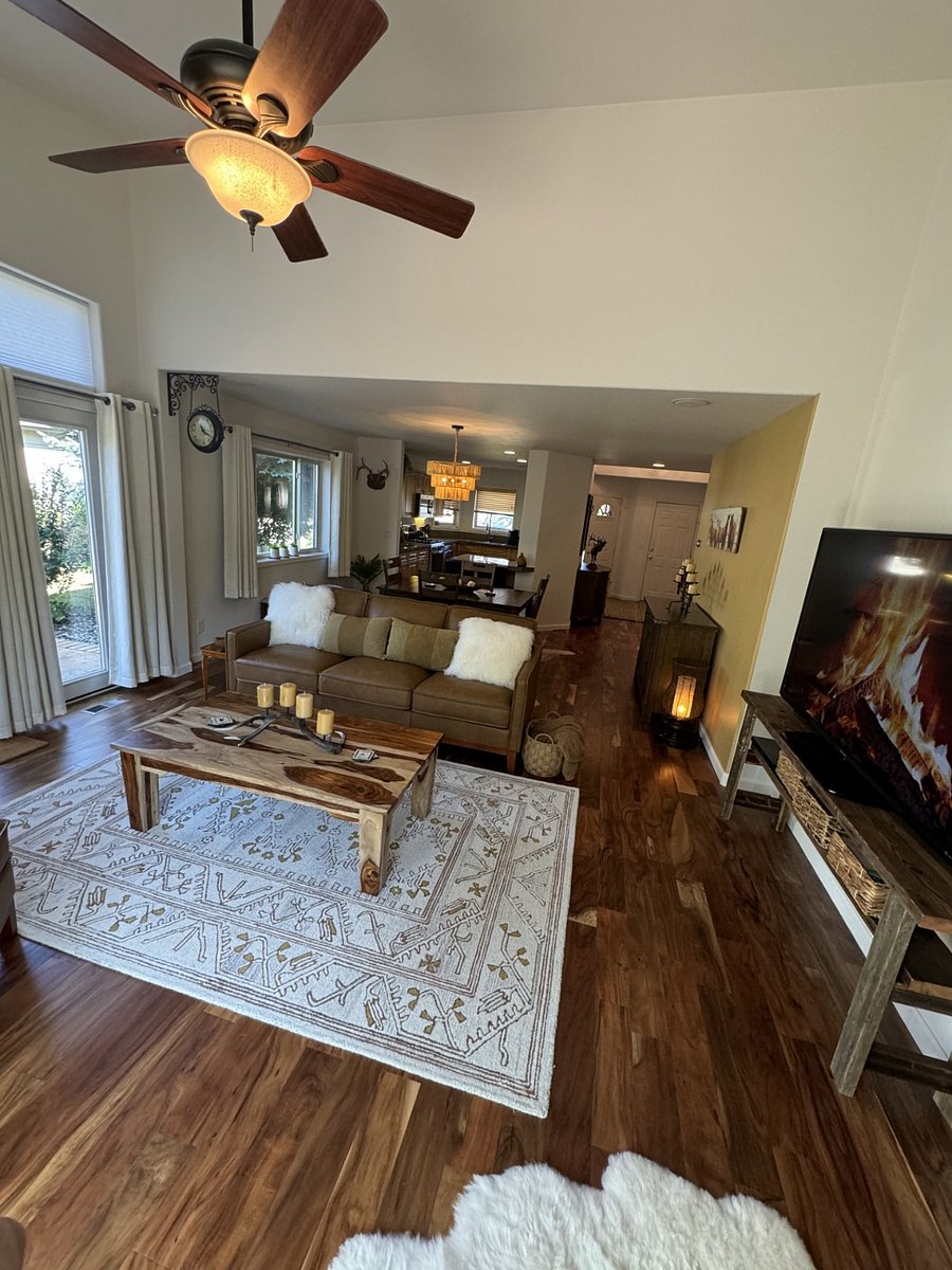 Sophisticated 2-Bed &Office Condo with Modern Amenities and Office ...