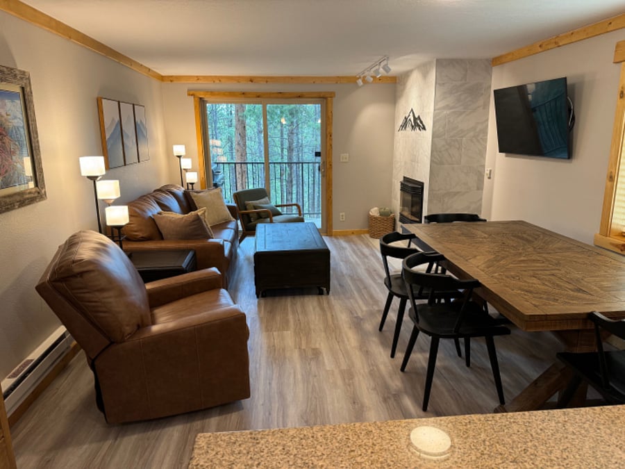 Beautiful Winter Park Colorado condo near slopes and downtown