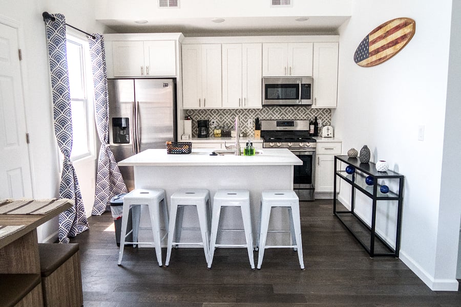 Beach 2 Blocks Away with 5 Beds, Parking,...