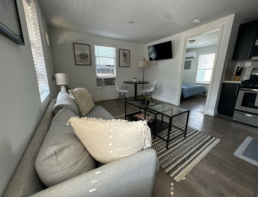 Comfortable Stay in the Beautiful Heights Area
