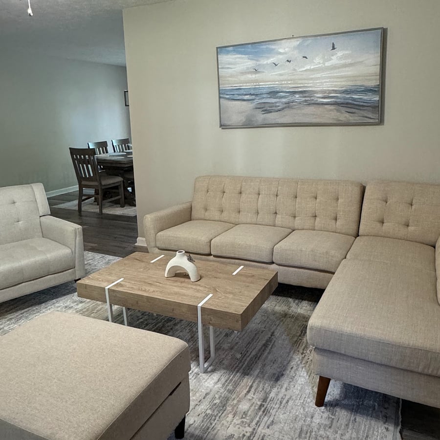 Modern and Fully Furnished Room in Prime Location. Perfect for ...