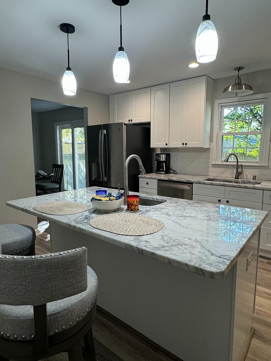Modern and Fully Furnished Room in Prime Location. Perfect for ...