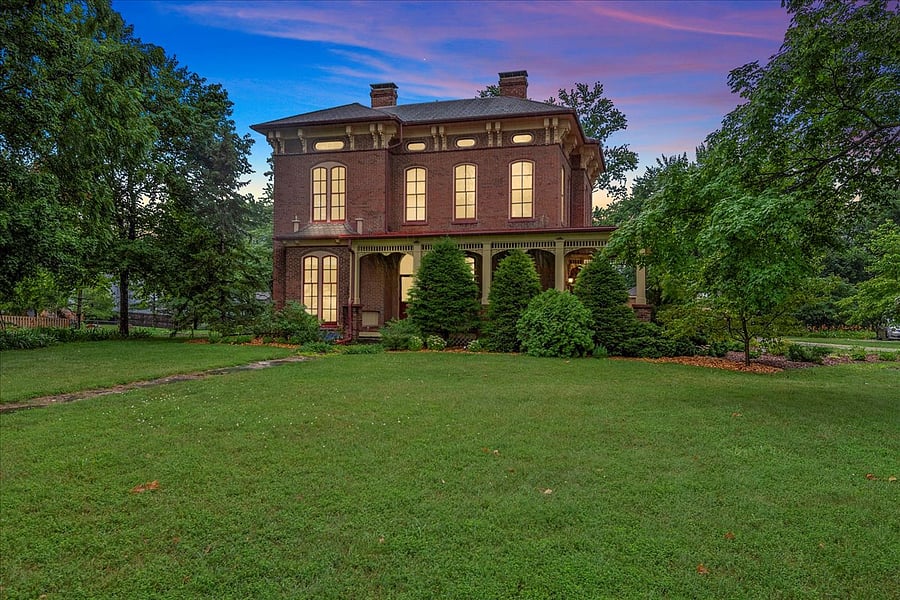 Beautiful Historic Mansion Close to Springfield, IL