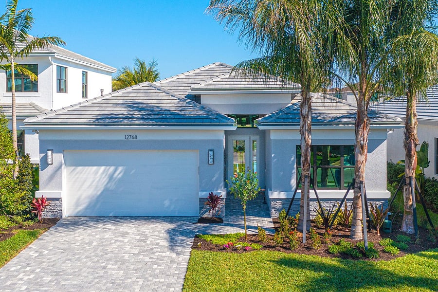Get a Luxury Bedroom and Bathroom in a house that's part of the resort ...