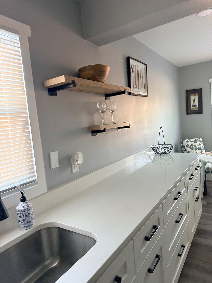 Elegant Dual Primary Townhome Fully Furnished with Fenced Yard, Minutes ...