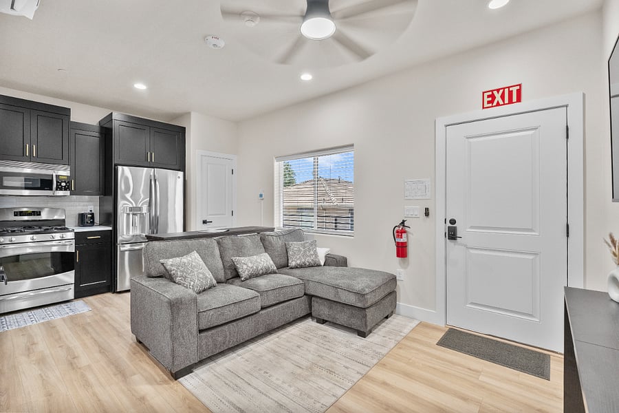Cozy Loft Apartment Downtown Hurricane, Utah
