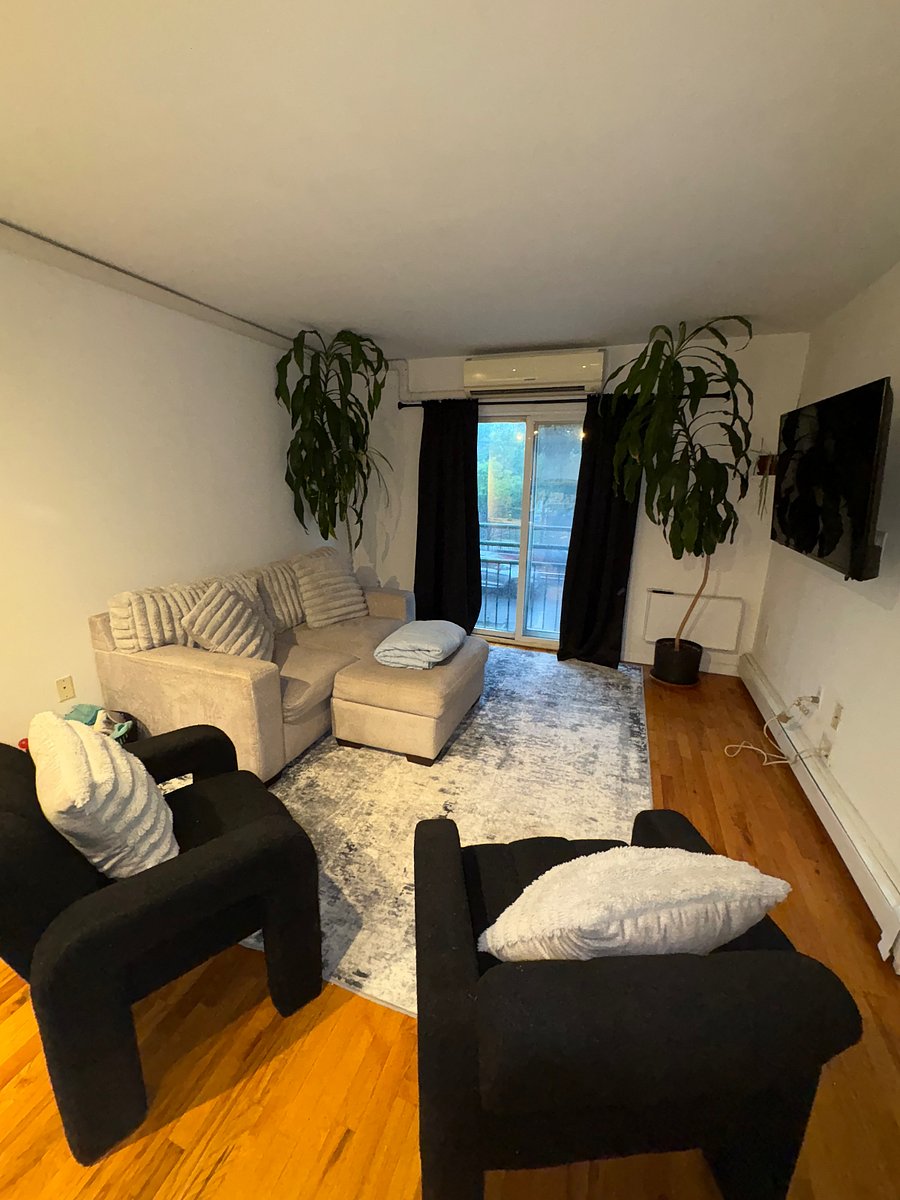 Cozy Bronx Apartment - Private Room with Additional Shared Space