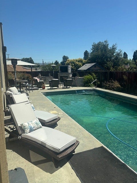 Private Room & Private Bath 1 in Spectacular House - Pool, Gym, Sun ...