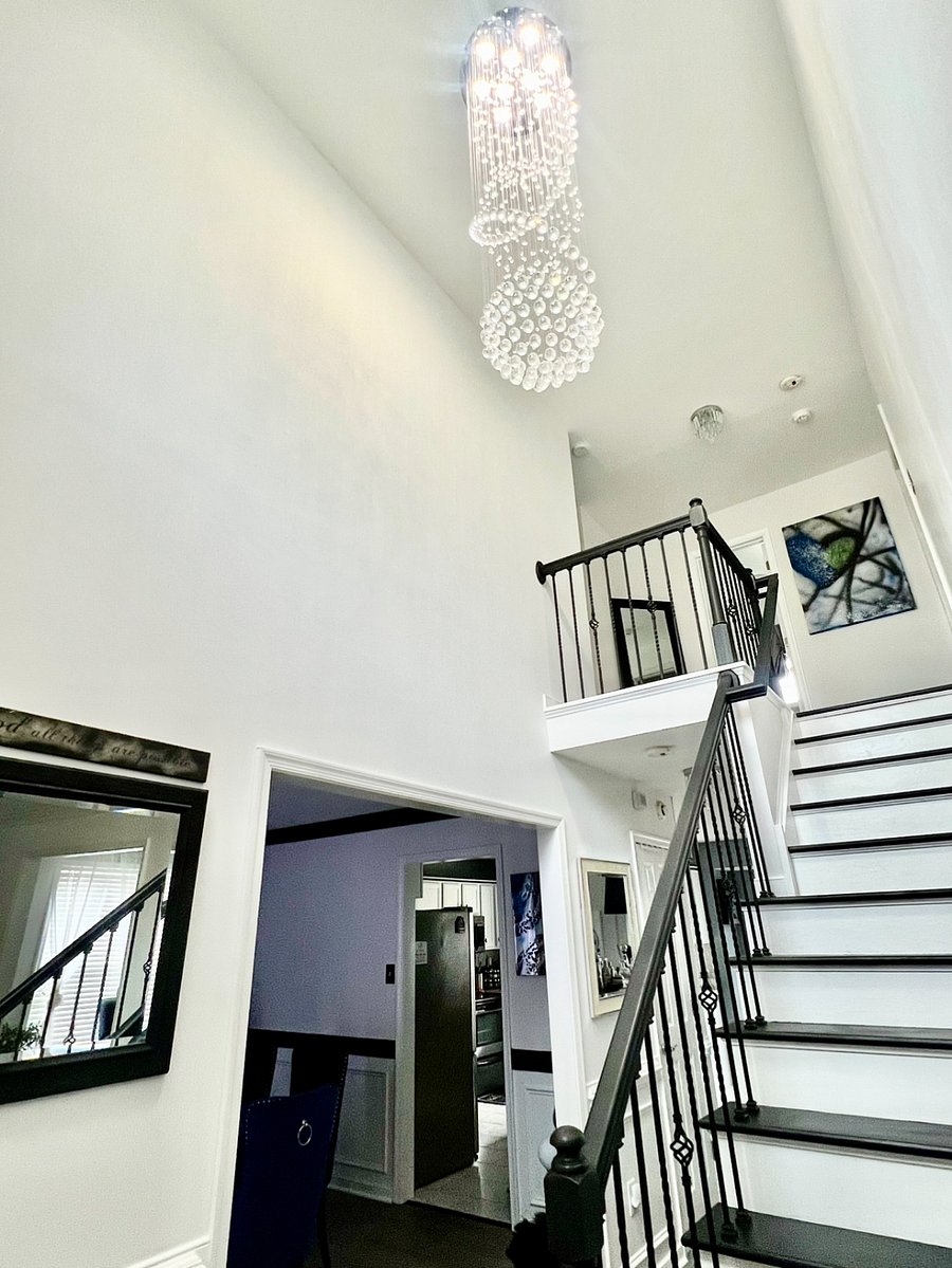 Glamorous 4BR Home, Office & Large Yard near RIC