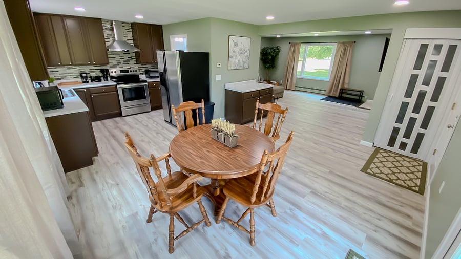 3 bed, 1-1/2 bath, Prime Location
