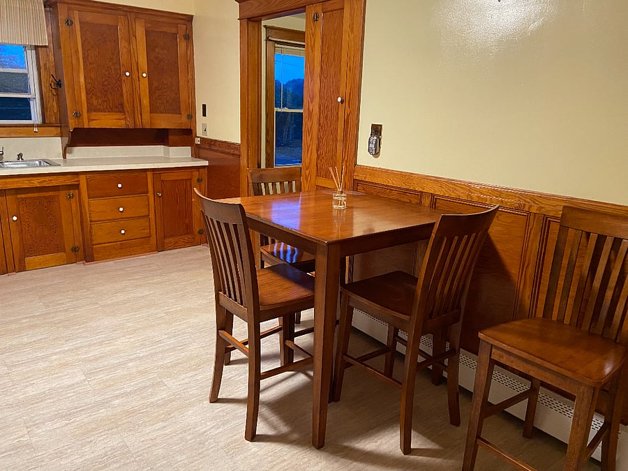 1 Bedroom Furnished Hill Apartment with a View