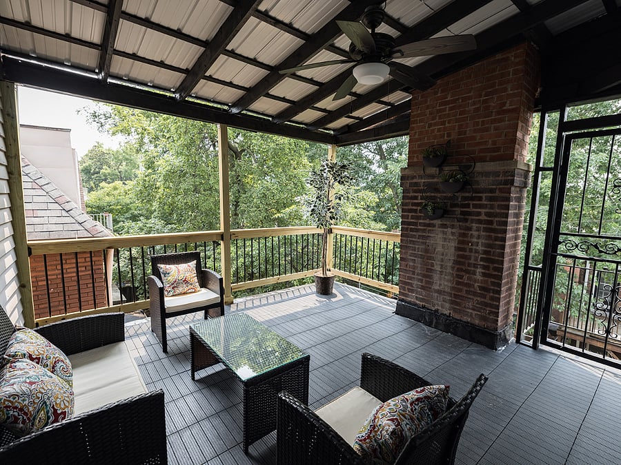 Newly renovated furnished 1 bedroom with large private deck