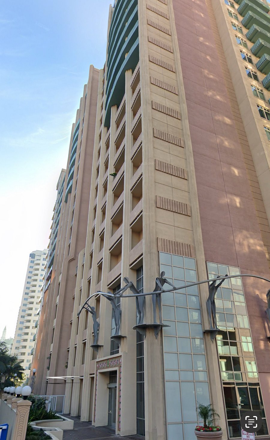 Condo Near Downtown LB & Convention Center