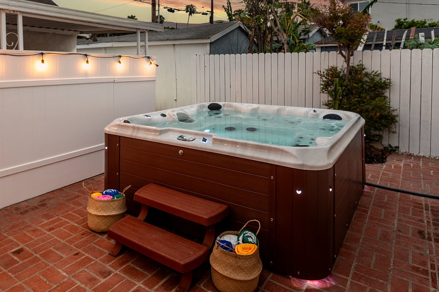 Jacuzzi/PacMan/PS4/Darts/Fireplace/Parking/Grill