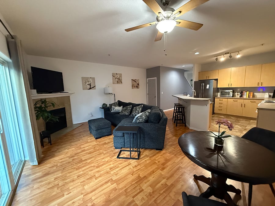 Comfortable Fully Furnished Monthly Rental in Hillsboro Ideal for ...