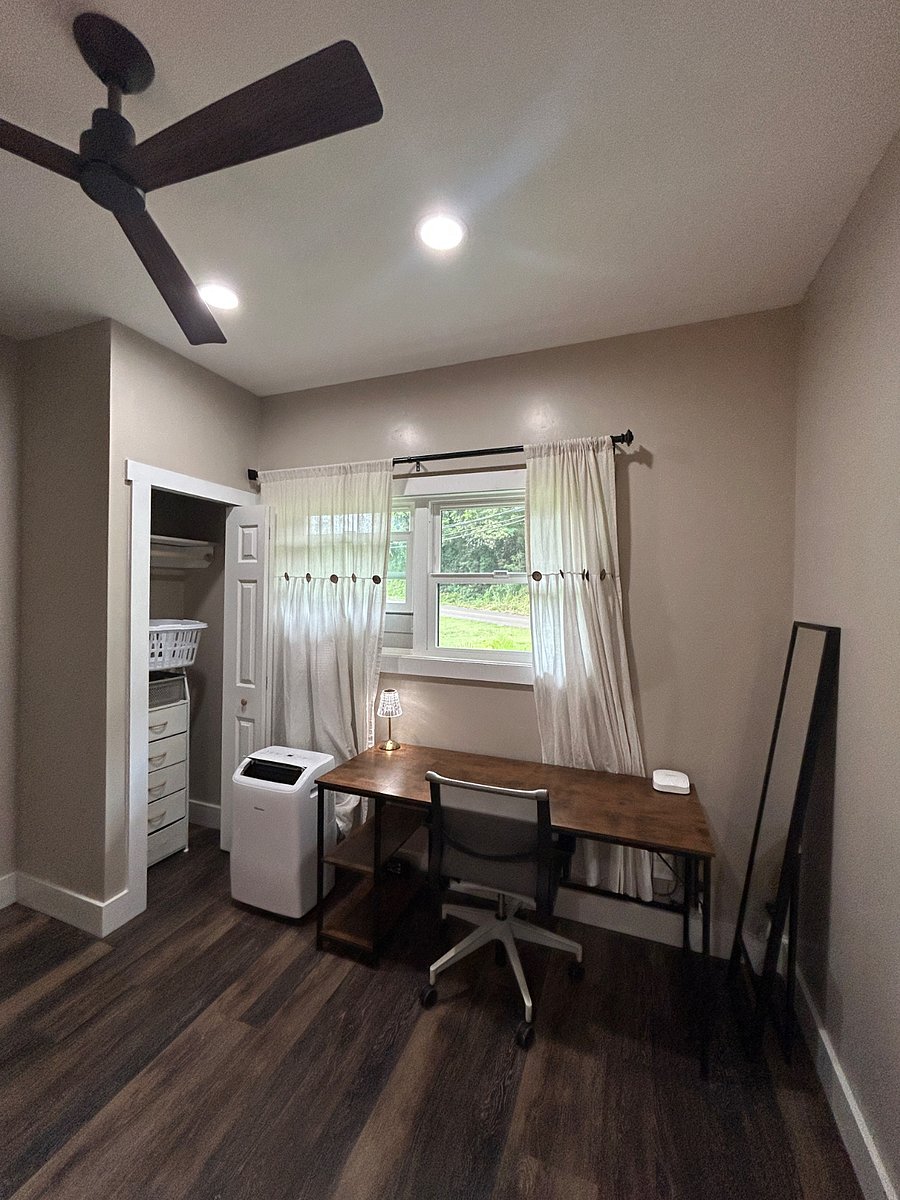 Furnished Room in Kapaa w/ Detached Bath & Shared Kitchen